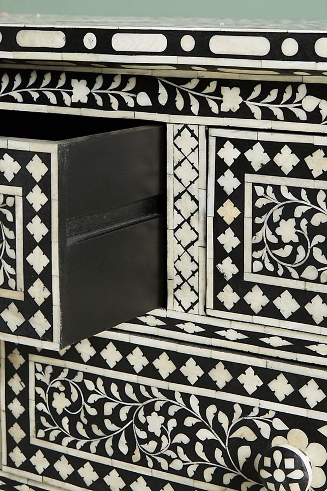 Bone Inlay Chest of 7 Drawers Floral Design in Black Color - CraftShades